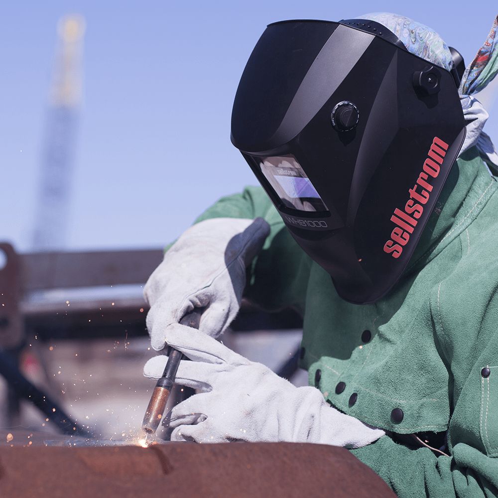 What is a Self-Retracting Lifeline (SRL)? | Womens Workwear